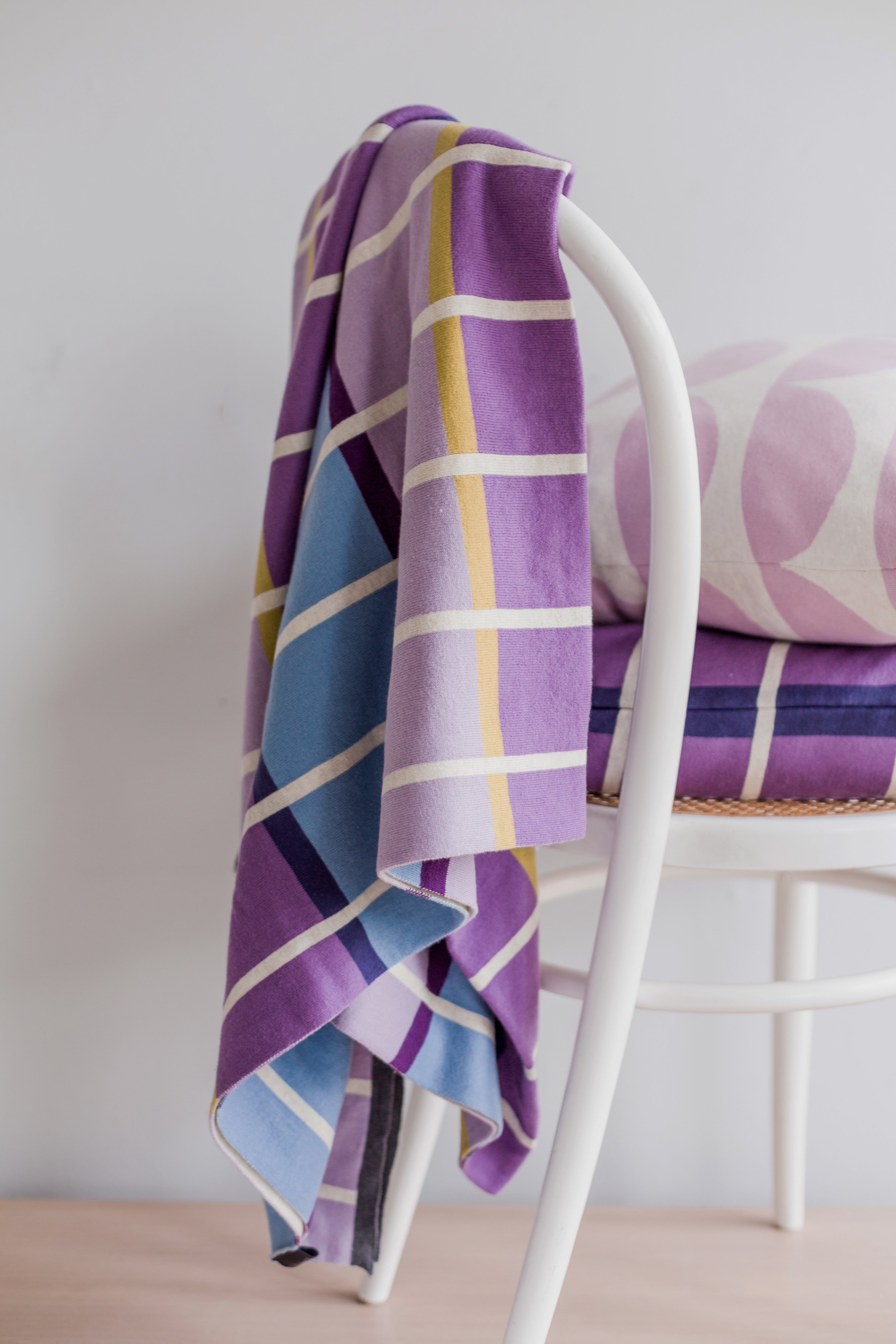 Alvin Blanket Purple, soft jacquard knotted cotton – Funky Doris